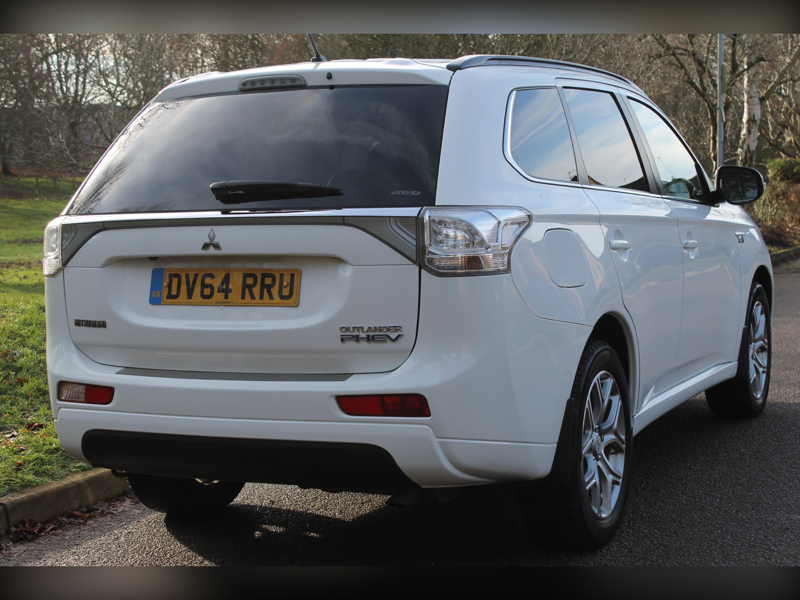 Used 2014 Mitsubishi Outlander 2.0h 12kWh GX4h SUV 5dr Petrol Plug-in ...